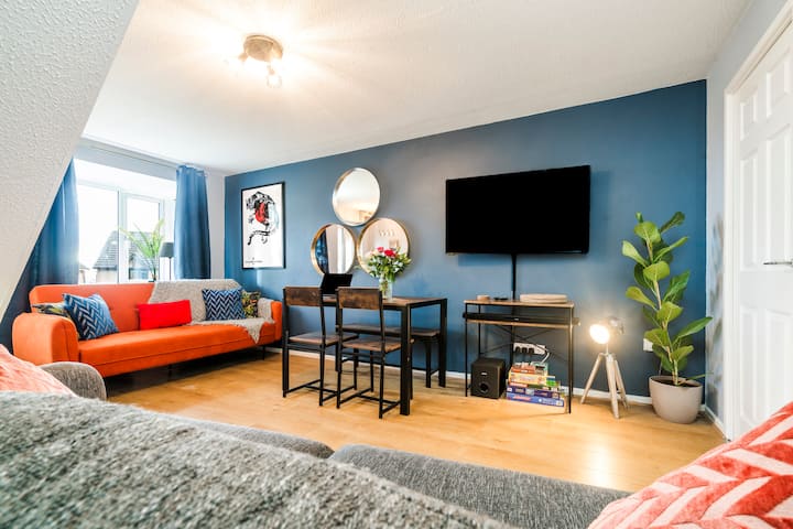 Clover Court: Lovely 2 Bed House And Garden - Newport