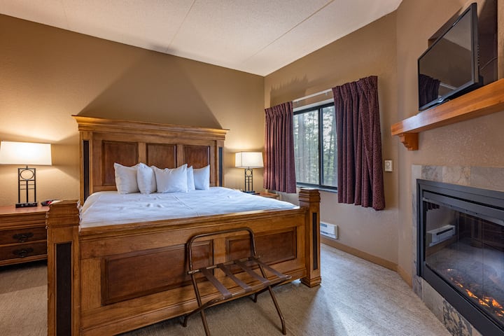 Chula Vista 3 Bedroom Condo + Free Waterpark! - Wisconsin Dells, WI