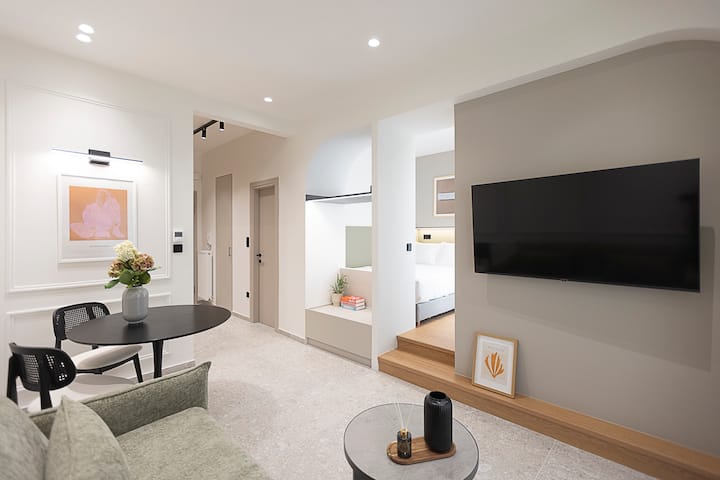 Urban Folks | Cityscape Apartment - Thessaloniki
