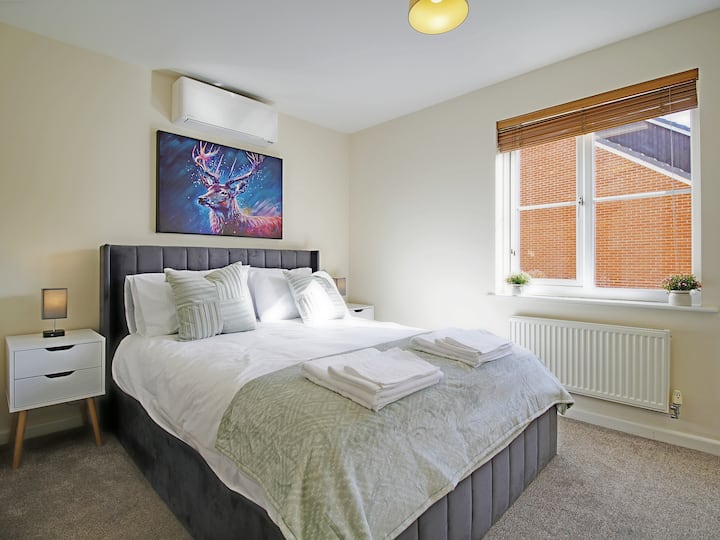 4bdr Excellent Home Rg2 - Free Parking - Reading