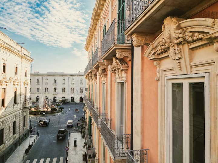 3br, 2ba_150sqm_renovated Historic Central Apt - Siracusa