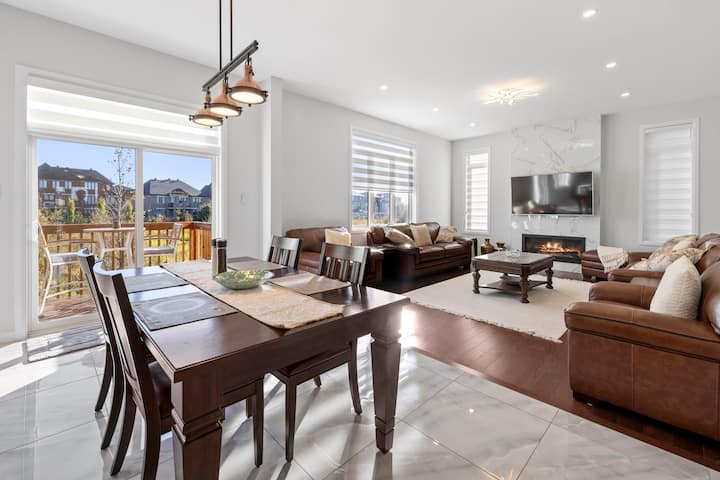 Spacious Luxury Family Home. Downtown. Airport - Ottawa