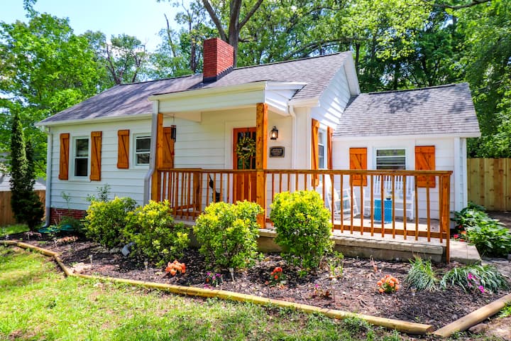 Azaleas Cottage Close To Uncg/coliseum/downtown - Greensboro, NC