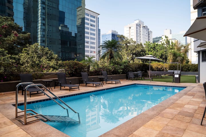 Apto Moderno Com Vista E Piscina - Belo Horizonte