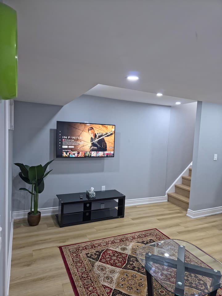 Cozy Private Suite | Free Parking | Close To 403 - Mississauga