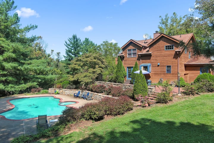 Charming Countryside Retreat, Pool + Pet Friendly - Leesburg, VA