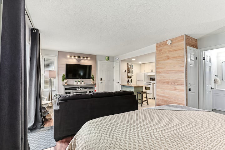 Alpine Bliss: Kingbed/hottub/shuttle/ski In&out - Collingwood