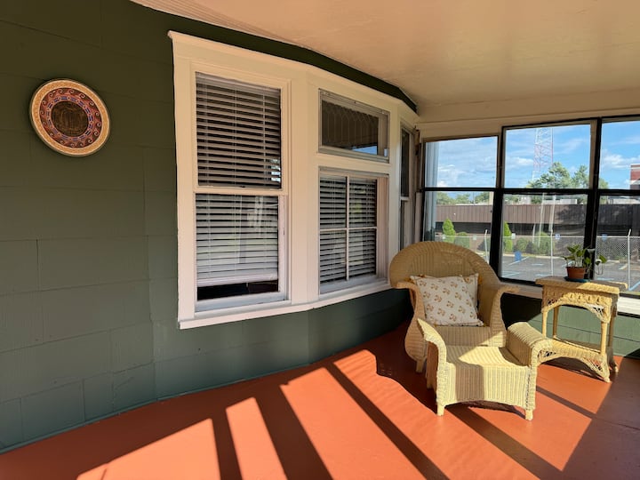 Shared Room At Moongate - Auburn Hills, MI