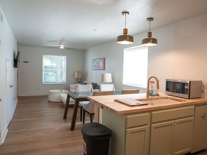 Charming Jax Bch Retreat - 2/1.5 - Jacksonville Beach, FL