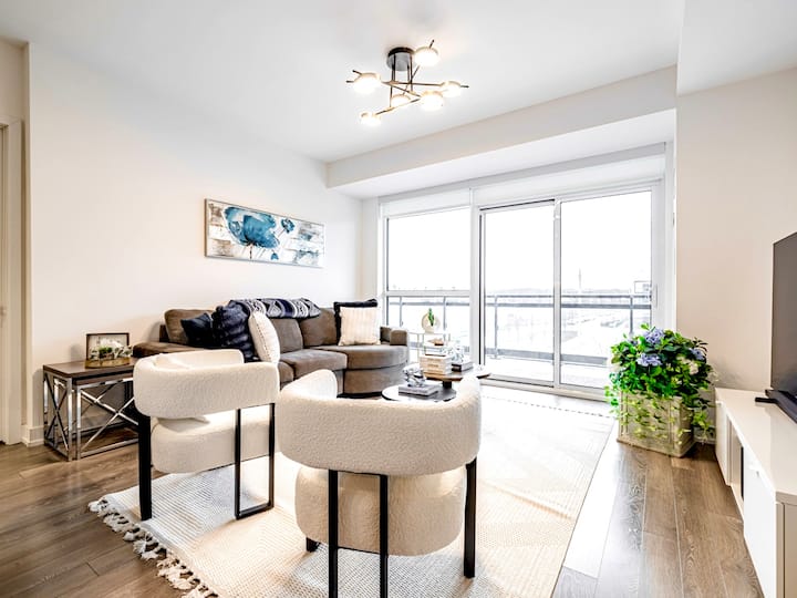 Luxurious 2 Bdrm, 2 Bath Retreat, Friday Harbour - Innisfil