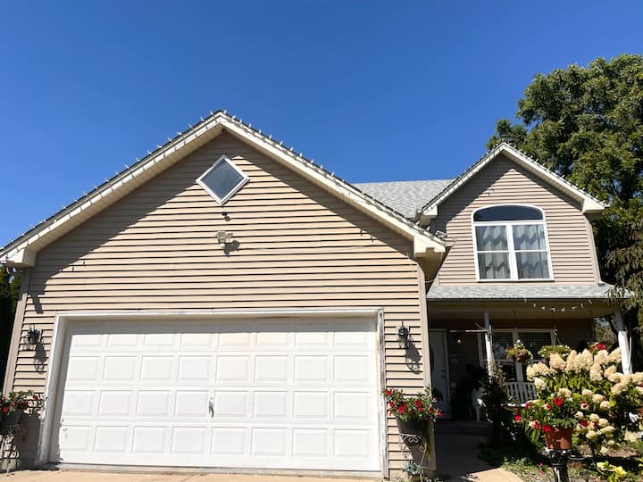 House In South Elgin Il - Elgin, IL