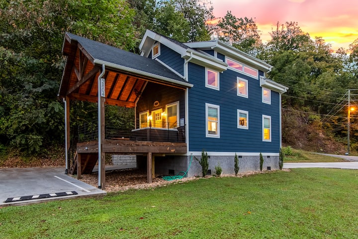 Fall Fun! Hot Tub, Firepit Table & Pigeon Forge! - Pigeon Forge, TN