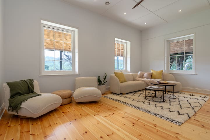 Luxury Private Historic Homestead With Pool - Adelaide
