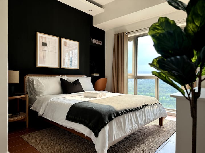 Modern Luxe 3 Br Home | Bgc - Makati