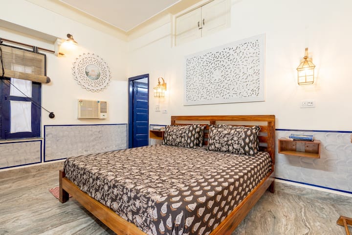 *Centrally Located* Room At Gopagiri Homestay - Gwalior