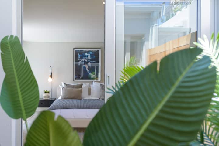 C'vue_modern Luxury In Greenpoint - Camps Bay