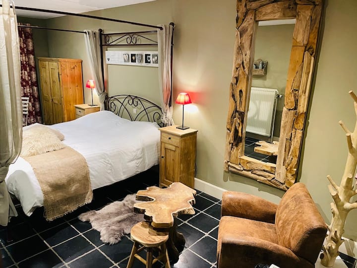 Chambre Double Queen Avec Baignoire - Durbuy