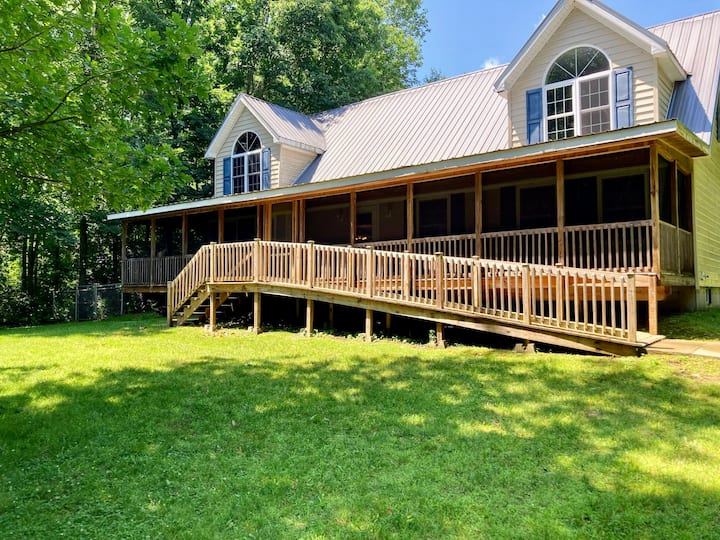 The Lake House Retreat - Shelburne, VT