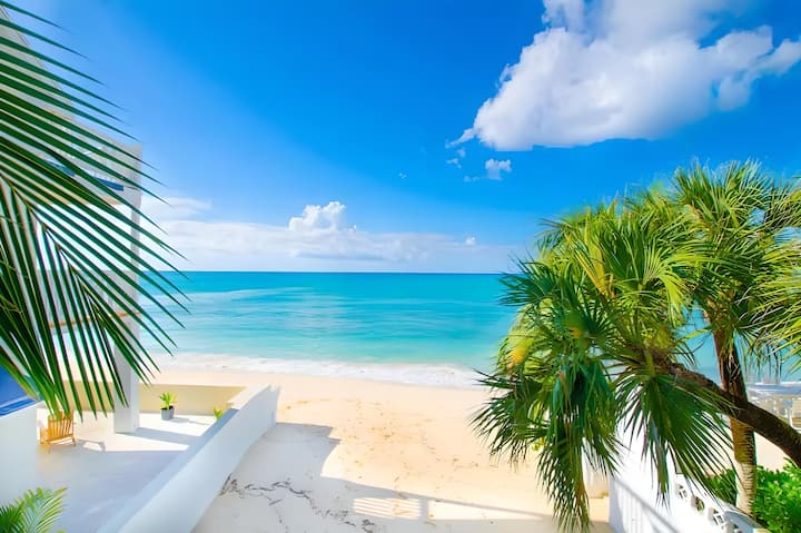 Oceanfront Bungalow Cable Beach House Bahamas - Nasáu