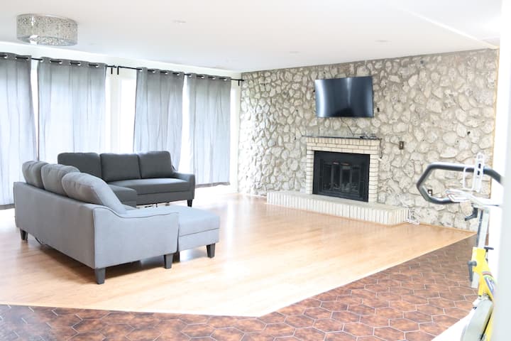 Spacious 4 Bedroom, 2.5 Bath Beauty! - Hanover, NJ