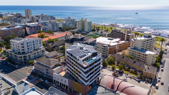 82 On Main | Seaview | Pool | Parking | Blok 415 - Camps Bay