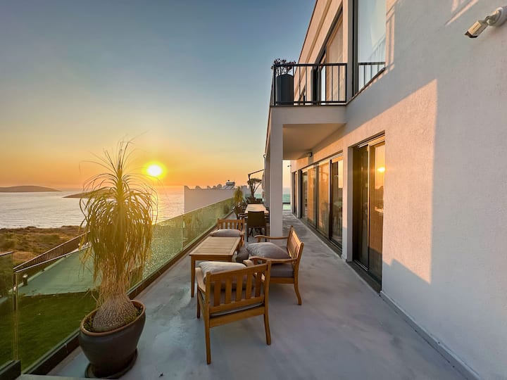 Yalıkavak’ta Deniz Manzaralı Lüks Villa - Gümüşlük