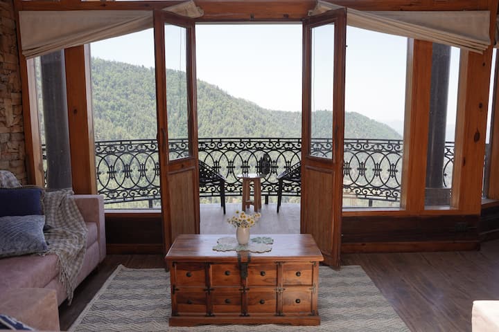 Ioi Hunter’s Retreat: A Heritage Villa Escape - Kufri