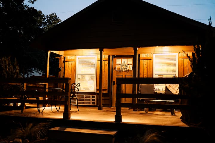 Portside Paradise | Romantic Hot Tub, Firepit - Disney, OK