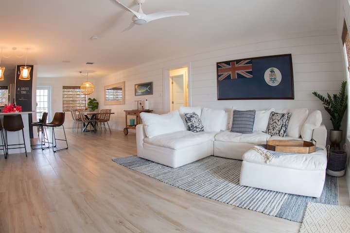 "A Shore Ting"
Newest Property To Market In Lcm! - Iles Caimans
