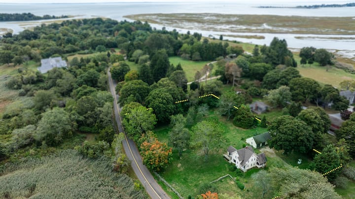Old Lyme Farmhouse - Essex, CT