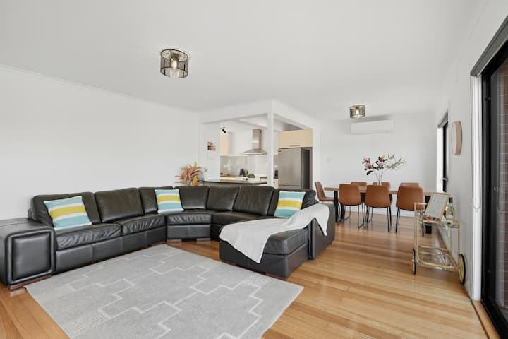 Spacious Family Home+10 Mins To Hobart + Parking - Tasmania