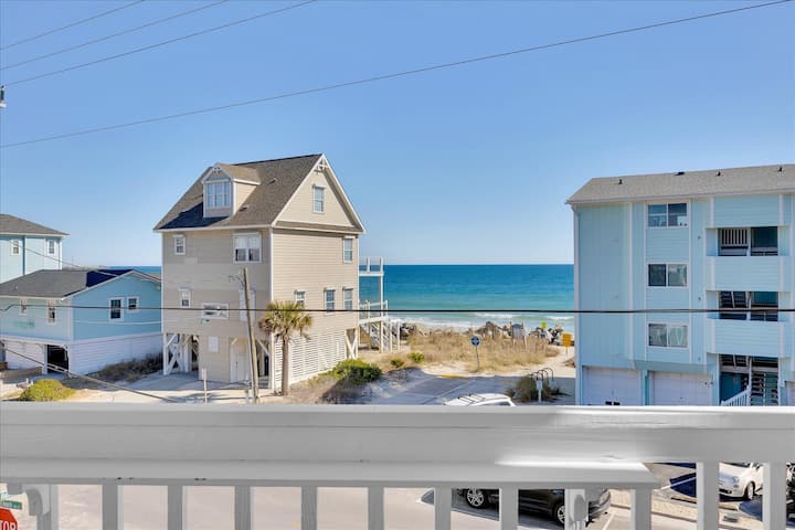 North Shore Condo W/ Direct Ocean View - Carolina Beach, NC