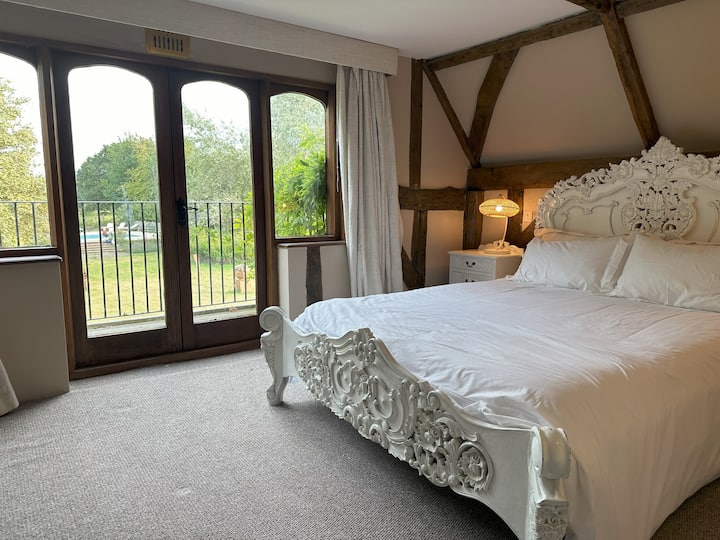 The Dunwich Forest Escape Room With Balcony & Spa - Southwold