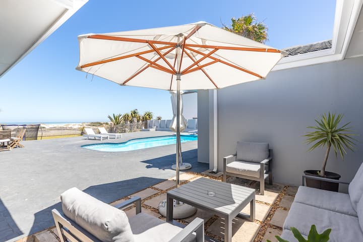 Beachfront Villa With Pool, Braai & 1-min To Beach - Kapstadt
