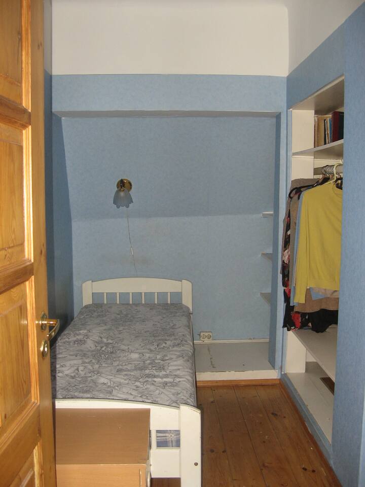 A Separate Room From A Flat In Telliskivi - Tallinn