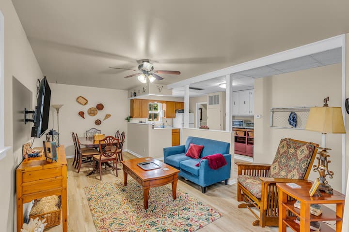 Carriage House - Topeka, KS