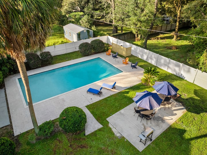 Backyard & Pool For Big Groups, 10 Min To Stadium - Gainesville, FL
