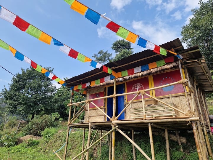 White Moon : A Big Hut In The Heights Of Pokhara - Pokhara
