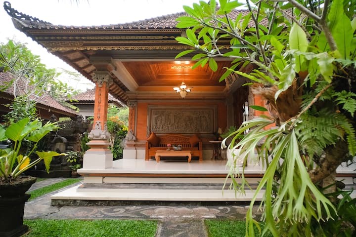Brata's 2 Bedrooms Private Homestay With Kitchen - Bali