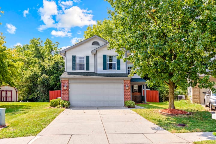 5 Bed 3 Bath Pet Friendly Abode! - Indianapolis, IN