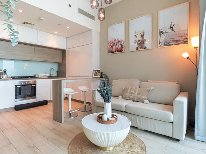 New! Stunning Sea View Studio | Balcony | Pool - Dubai