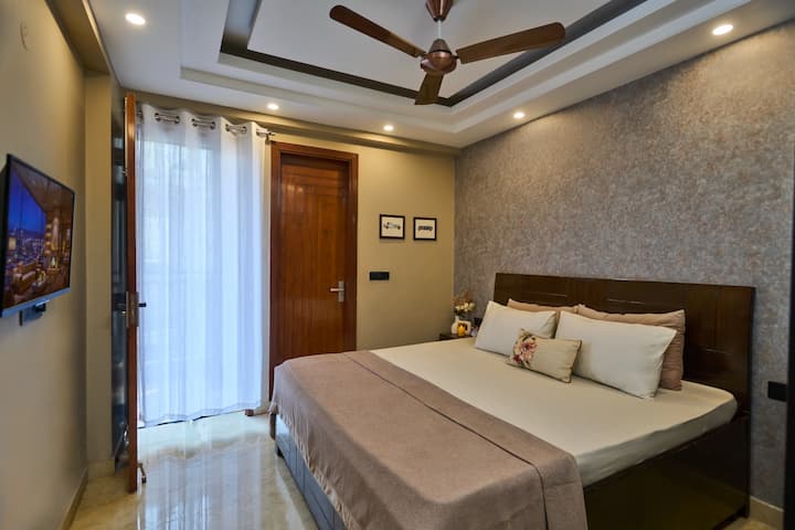 Shared-living
Staycation
Work Or Leisure - New Delhi
