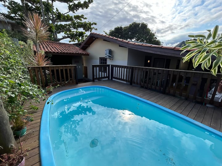 Casa Com Piscina 2 Quadras Praia - Garopaba