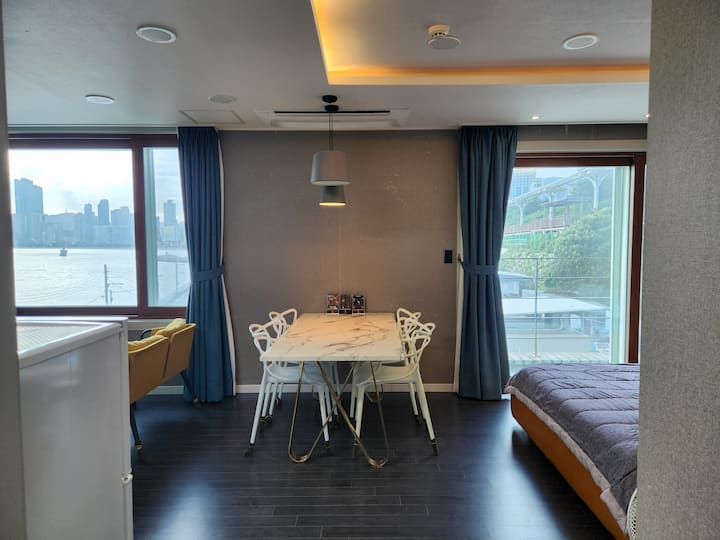 Millet, Side Sea View, 12pyung - Busan