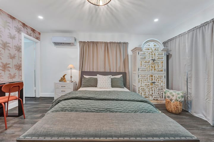 One Mile From The Beach, 20 Min From Fll Airport. - Pompano Beach, FL