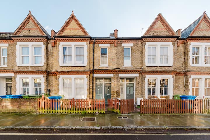 Quirky Zone1 Summer Sale: 30% Off - London, UK