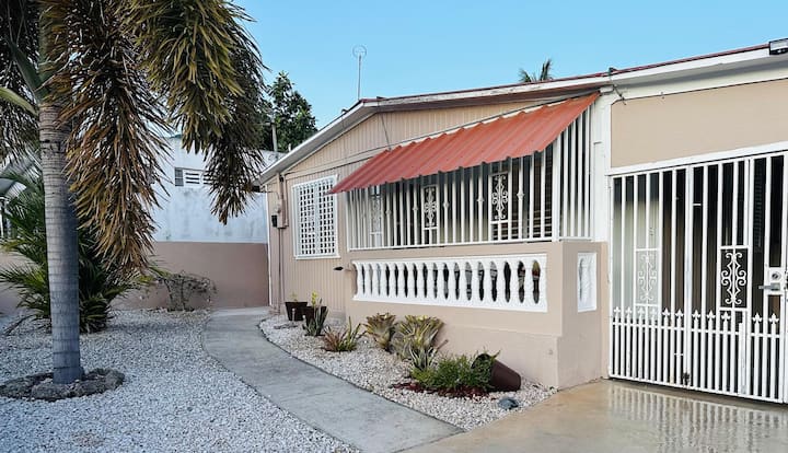Relaxing Patio W/jacuzzi,fast Wifi & A/c - Guayama