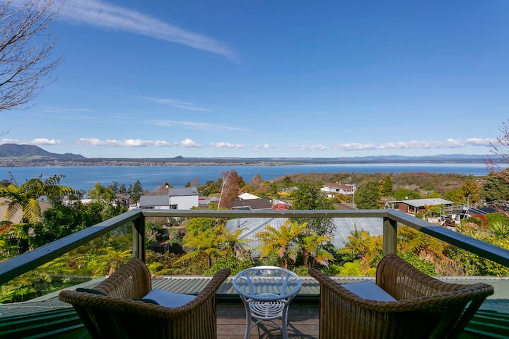 Acacia Bay Retreat - Taupō