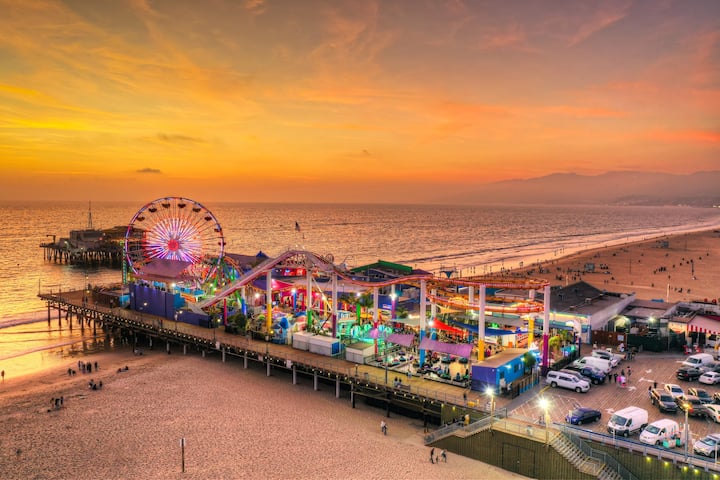 New ! Casa Luna ! Luxury Coastal Condo - Santa Monica, CA