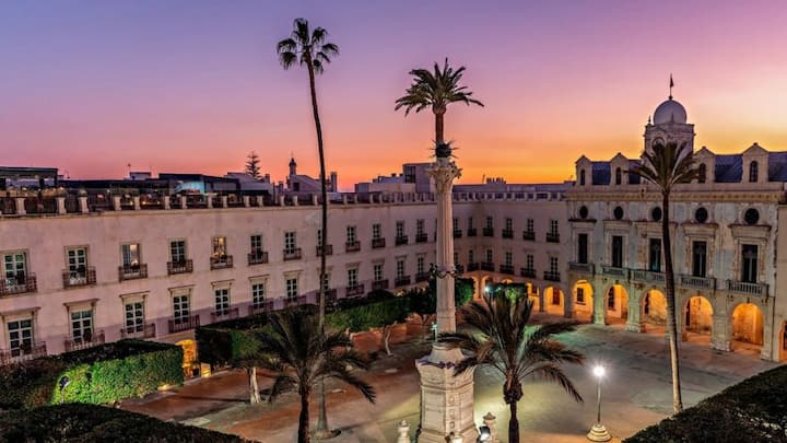 Expoholidays Plaza Vieja Parking - Almería